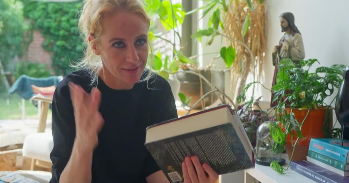 “Mijn boeken waren mijn toevlucht”: Stephanie Coorevits openhartig over ...
