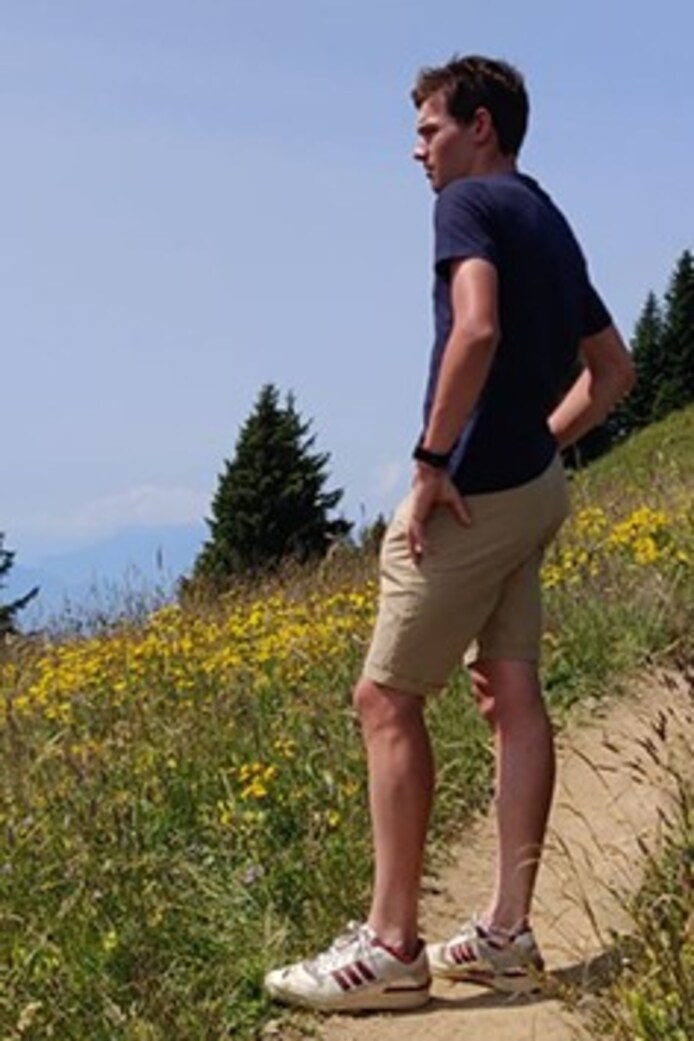 Student Tuur (19) overlijdt totaal onverwacht op verjaardag: “Het ging ...