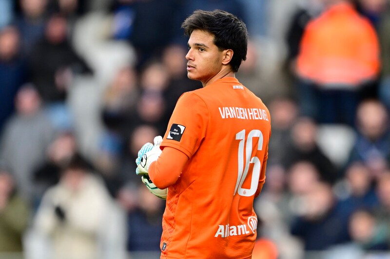 “Penaltyredding was leuk, maar niet genoeg”: Van den Heuvel nét niet de ...