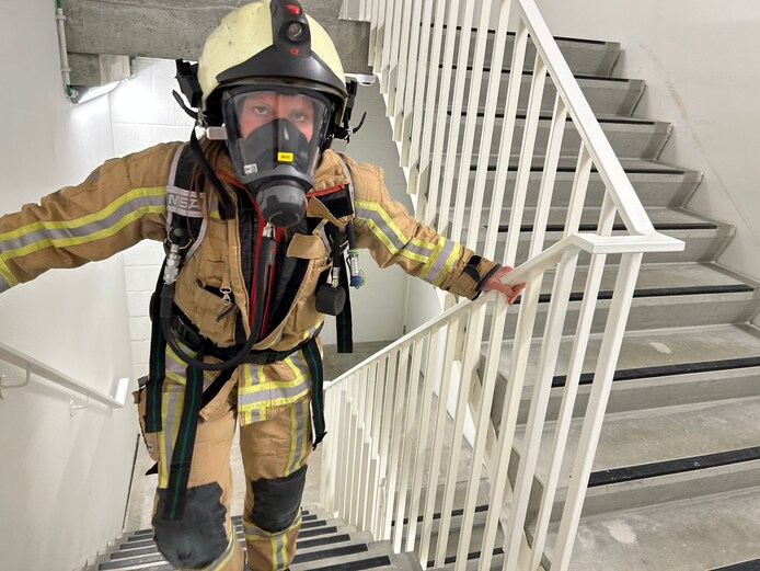 Trappenloop in Turnova-toren in Turnhout: brandweer doet mee in ...