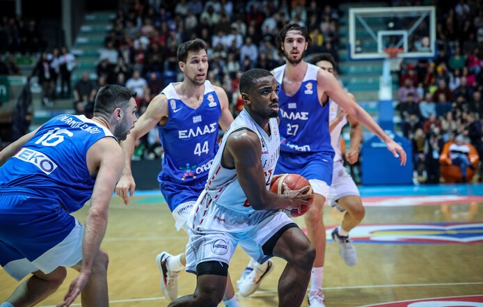 Fenomenale Retin Obasohan enkel door ref af te stoppen: “Ref nam een ...