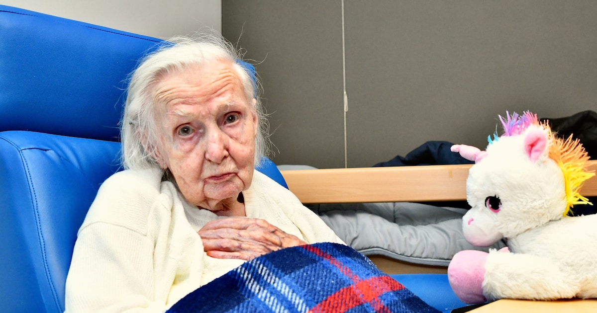 Maria-Louisa wordt 102 en is oudste inwoner van Menen | Regio | HLN.be