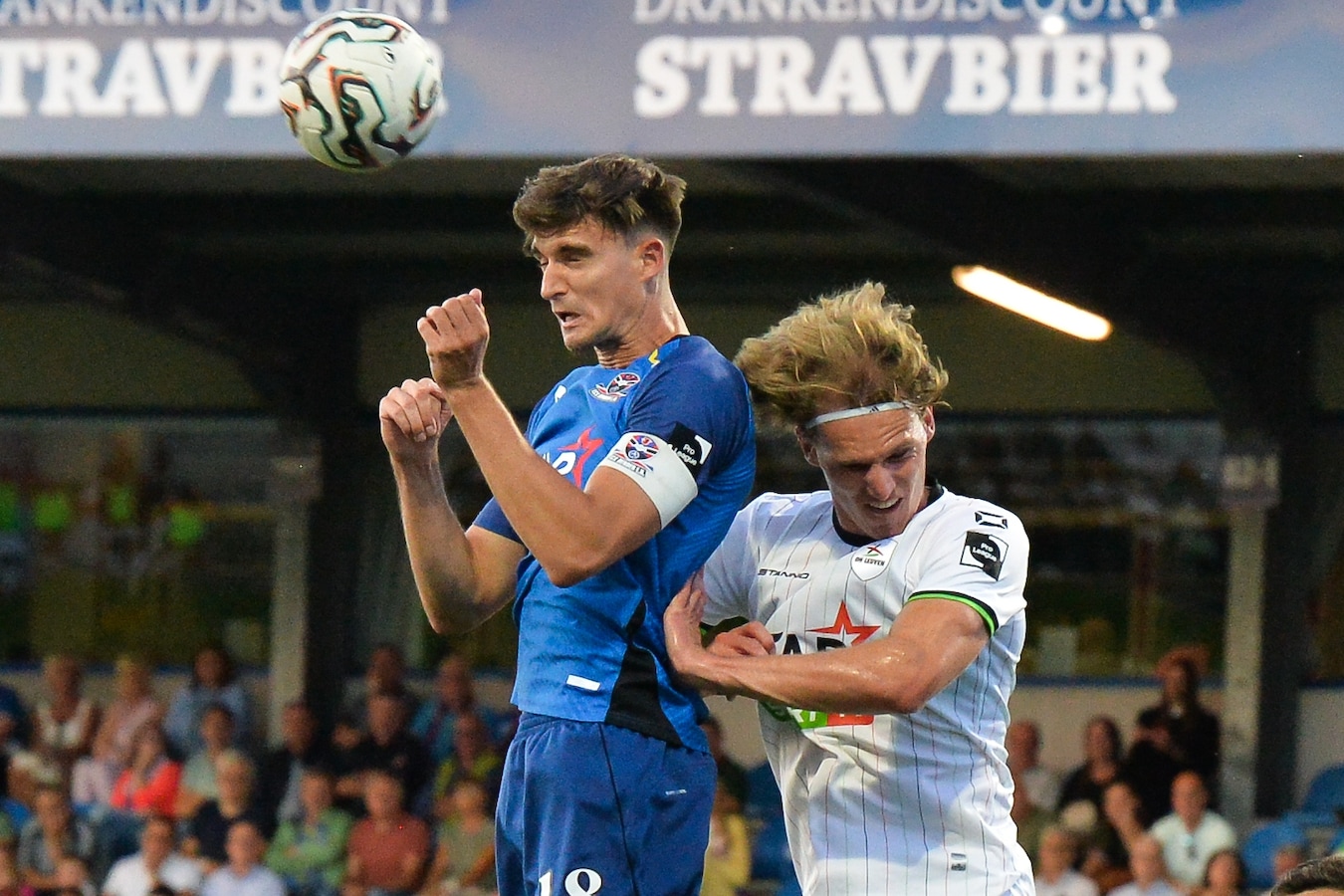 Nathan Rôdes (FCV Dender) voor duel tegen Antwerp FC: “Er moet steviger ...