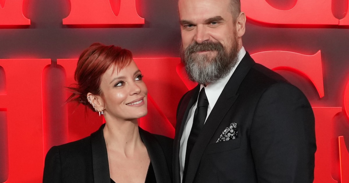 Zangeres Lily Allen en acteur David Harbour maken officieel einde aan ...