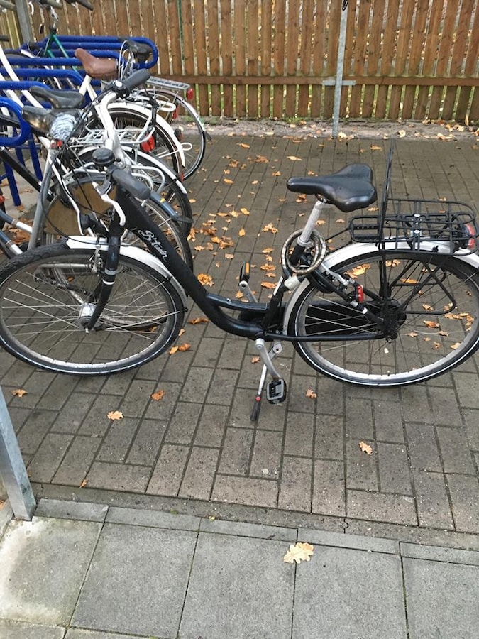 Vandalen steken fietsen in brand | Foto | hln.be
