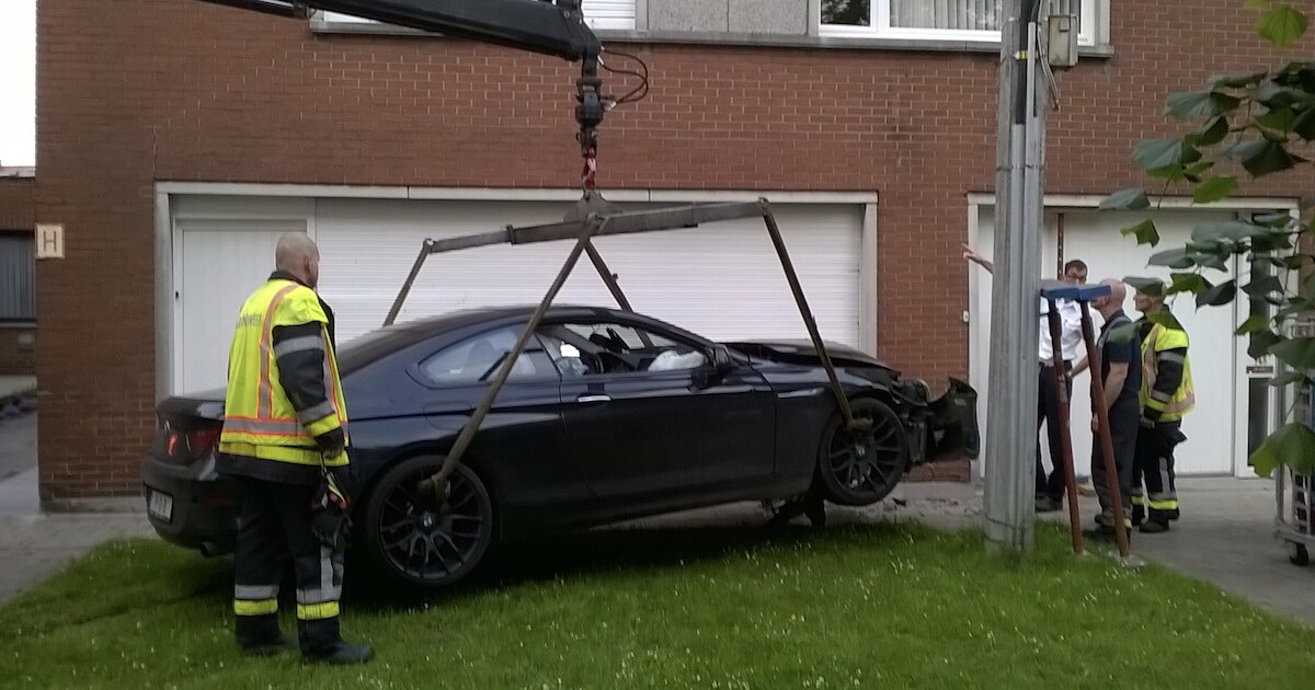 Ondernemer (50) rijdt door verkeerslicht dat al 21 seconden op rood ...