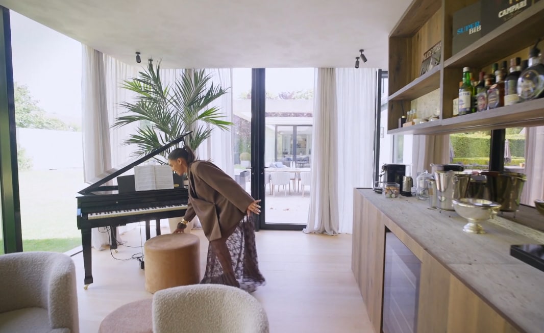 ‘The Real Housewives of Antwerp’ laten in ‘Komen eten’ binnenkijken in ...