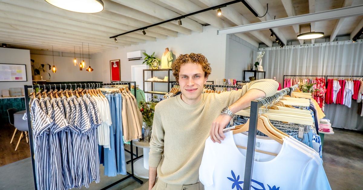 NET OPEN. Beir Boutique. Daymen (24) nam damesboetiek over van oma ...