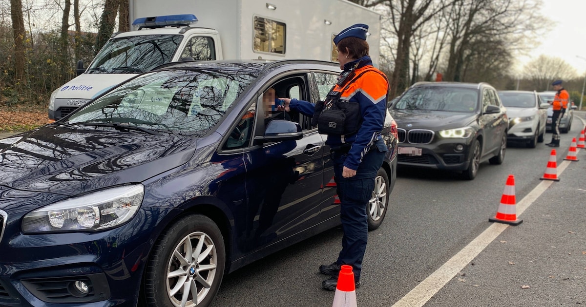 Verpleger (41) dronken uit het verkeer gehaald: “U kent toch de ...