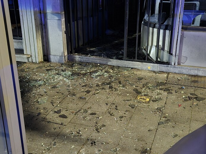 “We hebben de brand geblust met de brandblusser uit de auto”: explosie ...