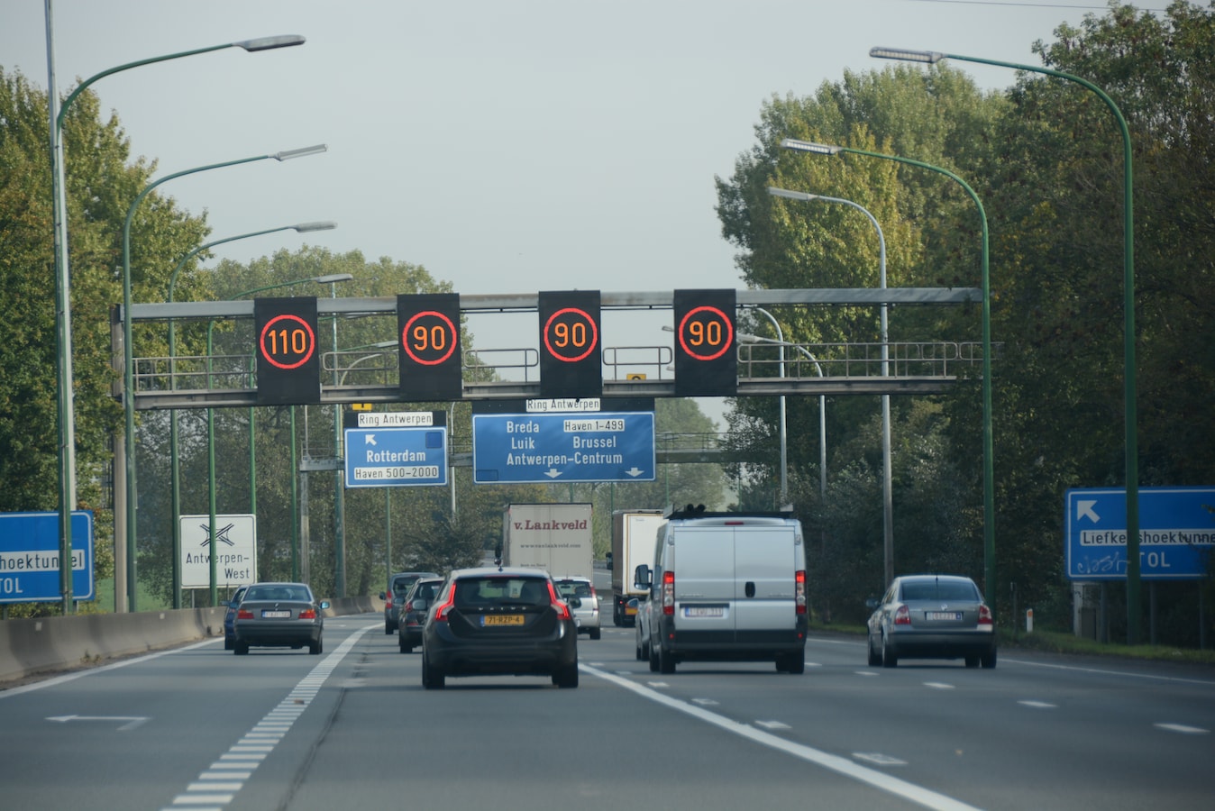 35 minuten file op de Antwerpse Ring naar Nederland door defecte ...