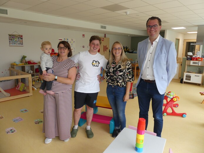 Moeder en zoon openen groepsopvang Minouchie in vernieuwde ...