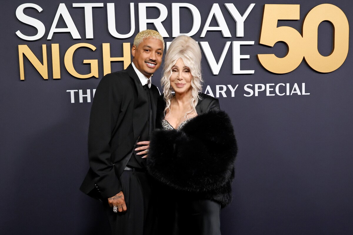 Cher (79) heeft geen boodschap aan kritiek op leeftijdsverschil met ...