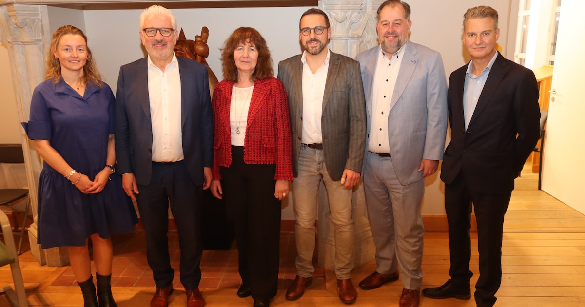 Nieuwe gemeenteraad is een feit: Stany De Rechter legt opnieuw eed af ...