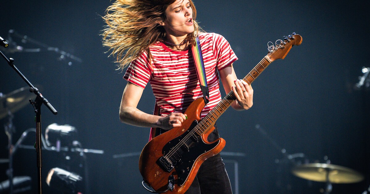 Maria Iskariot en Kleinpunk staan op het podium van De Zwerver | Middelkerke | HLN.be