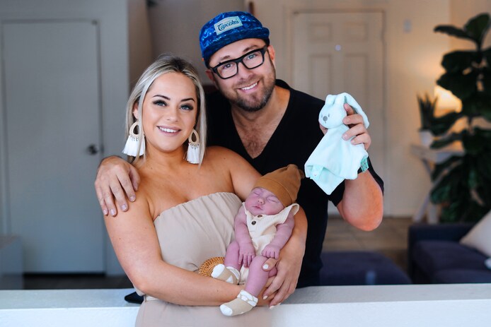 Frank Molnar heeft camera boven babybed gehangen: “Soms krijg ik ...