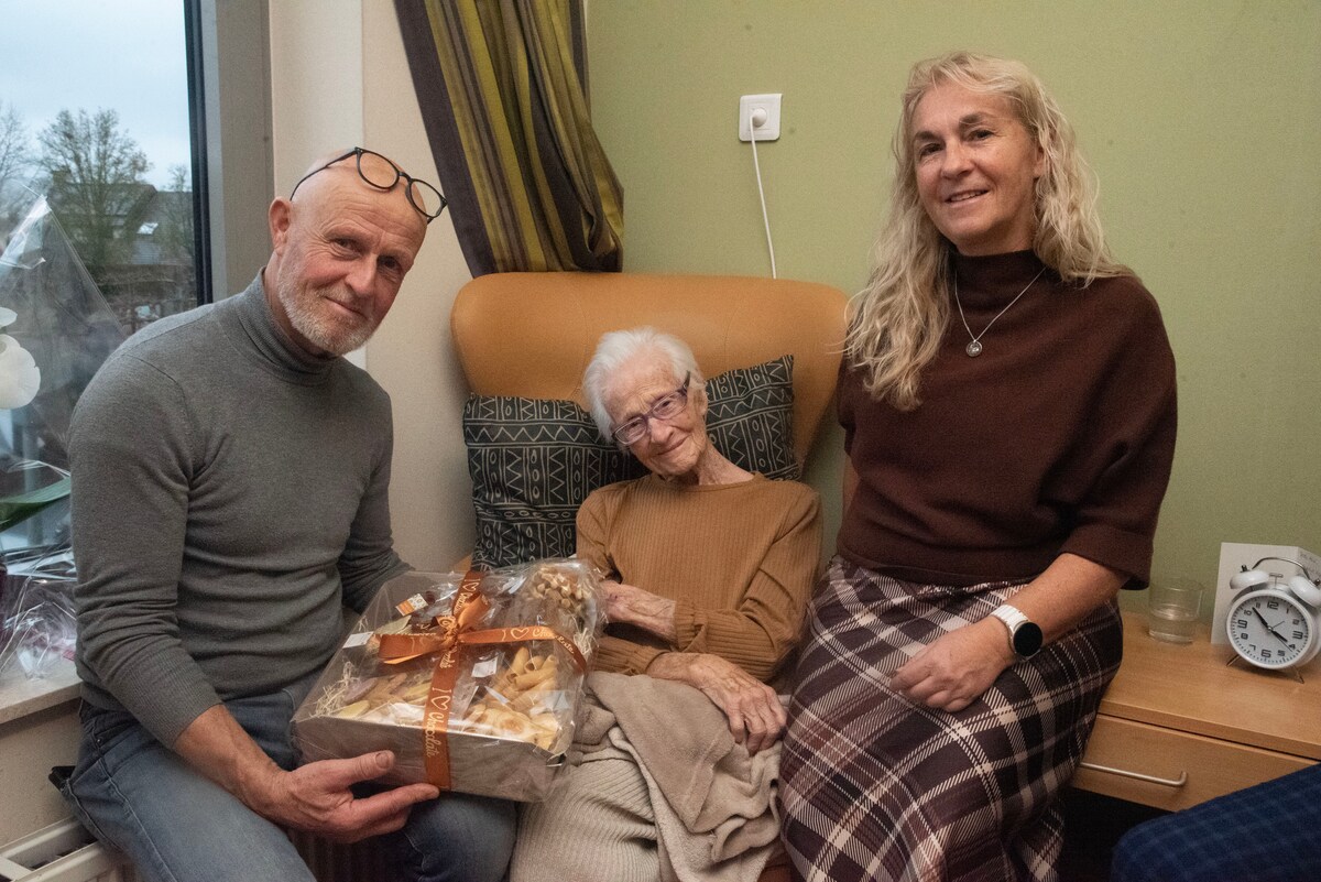 Alice Van Mossevelde viert haar 102de verjaardag | Laarne | HLN.be