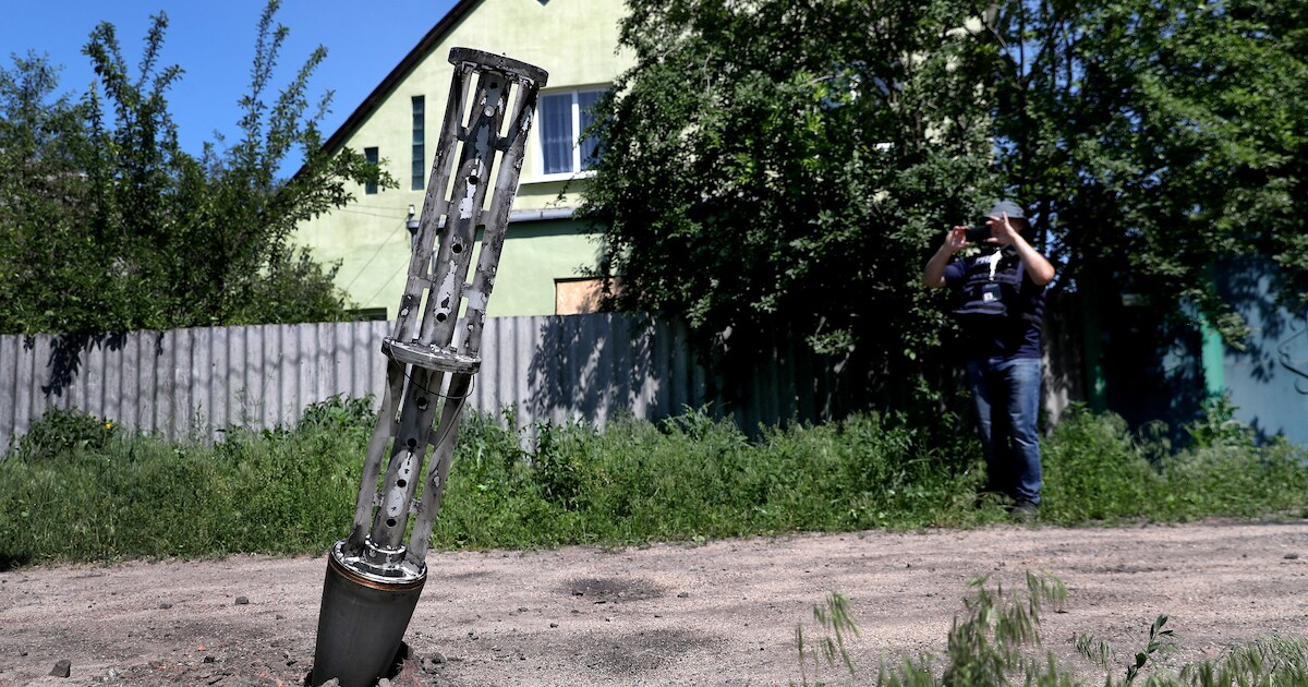 Amerikaanse clustermunitie officieel geleverd aan Oekraïne: “Dit kan ...