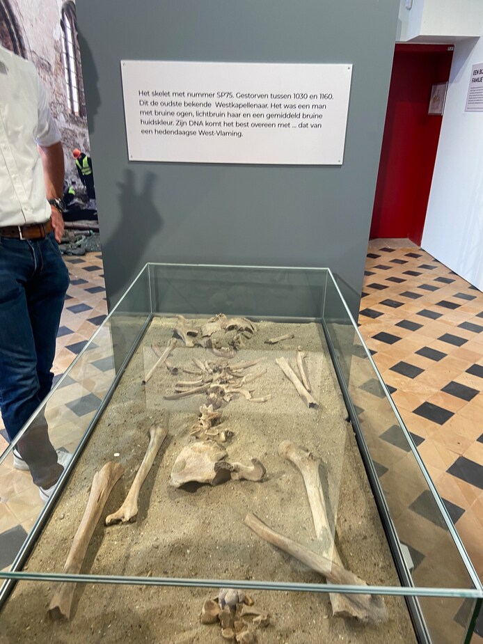 Tentoonstelling brengt verhalen van afgebrande Sint-Niklaaskerk naar boven: “Iedereen weet nog ...