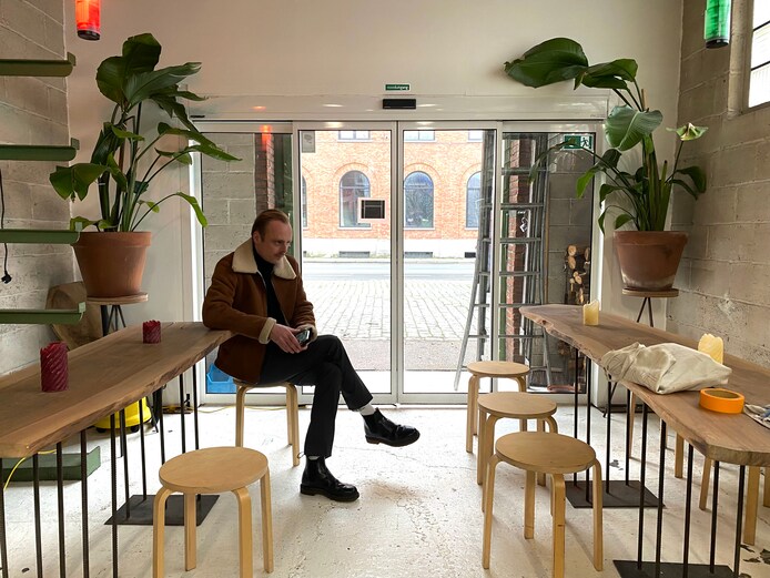 MIJN STAD. ‘Vlasmarktenaar’ Bart Baele (32) van cafés Aap en Giraf ...