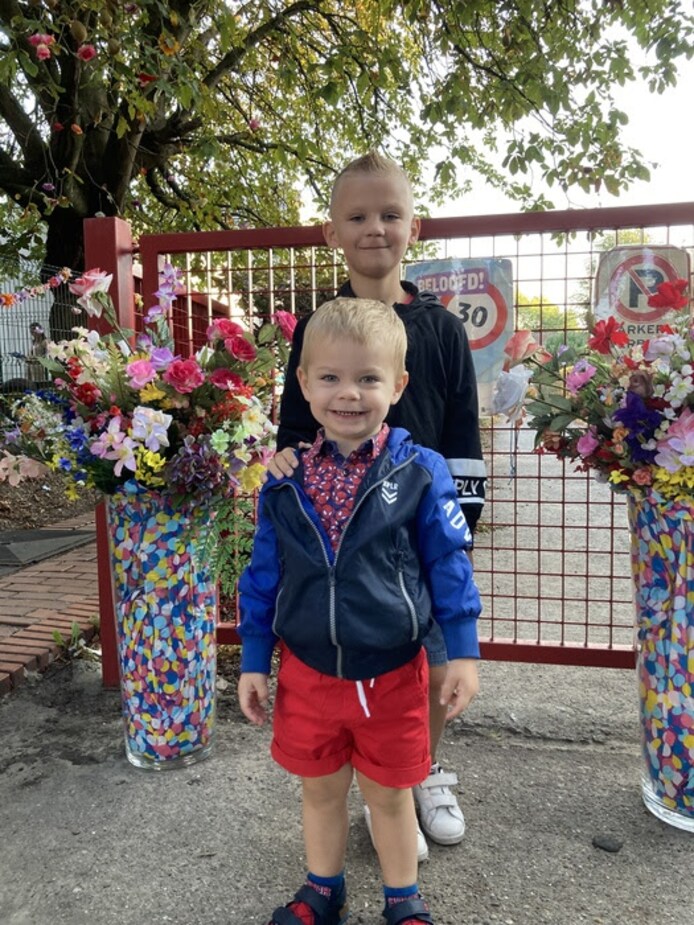 Liam en Jason zijn klaar voor de eerste schooldag | Oostende | hln.be