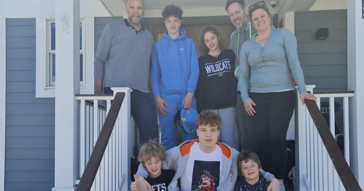 Kim Clijsters (tijdelijk) mama van vijf kinderen: zonen van voormalig ...