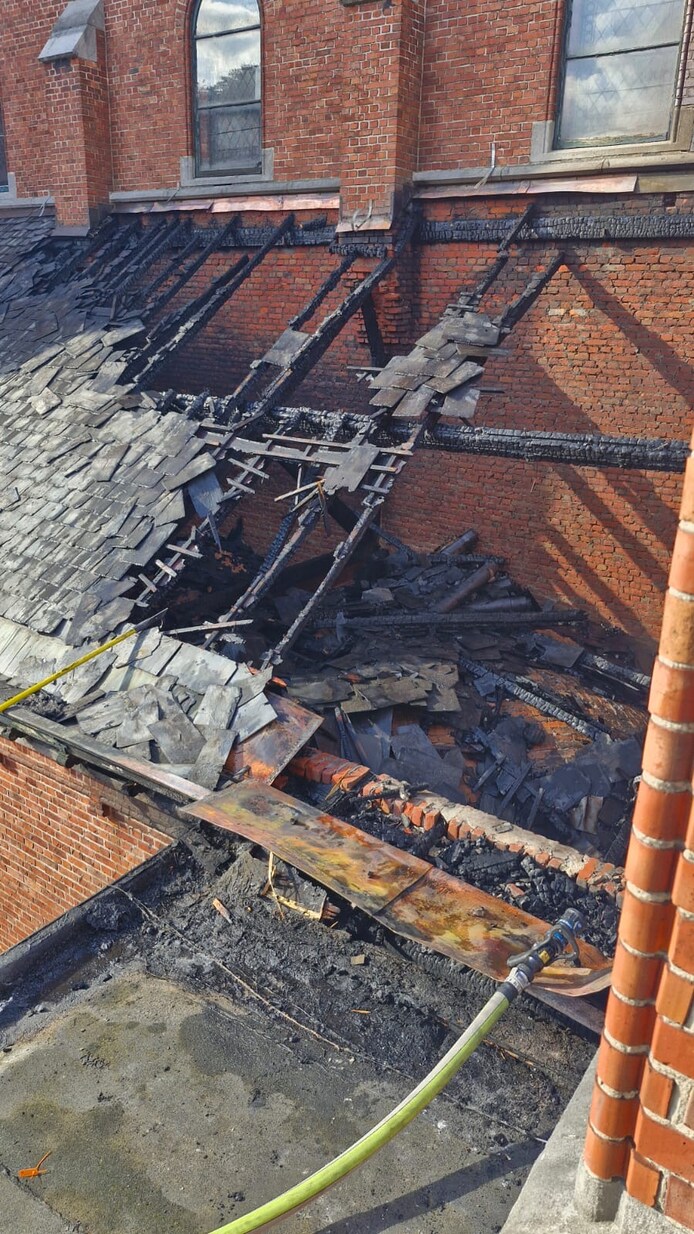 Brand in klooster van Essen na dakwerken: rookpluim van ver te zien ...