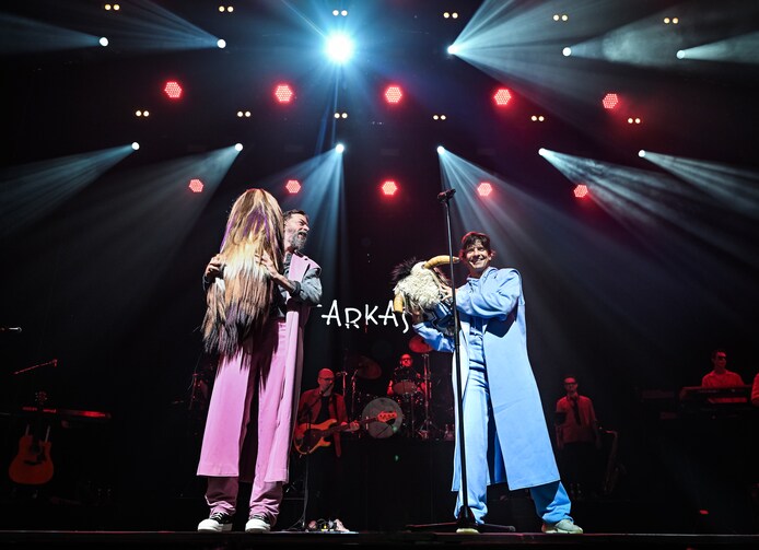 Jasper Steverlinck of Helmut Lotti? Nu Pukkelpop tipje van de sluier ...