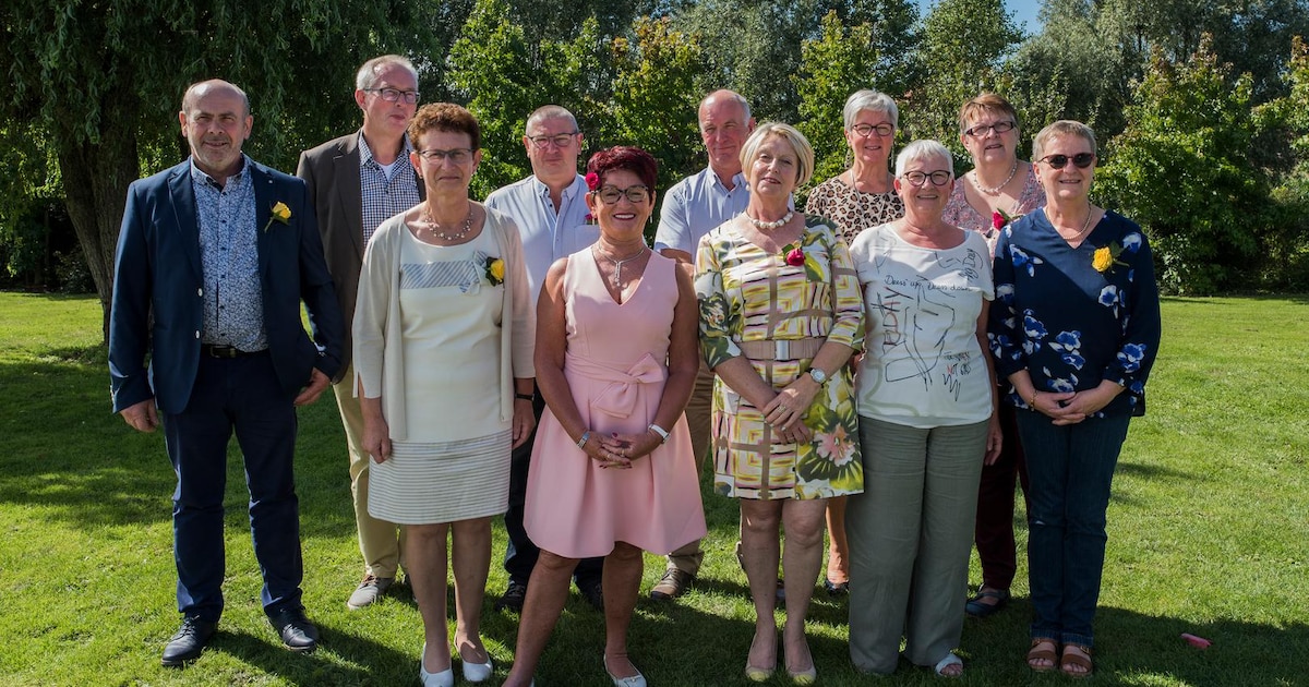 60-jarigen uit scholen Watou komen samen | Poperinge | HLN.be