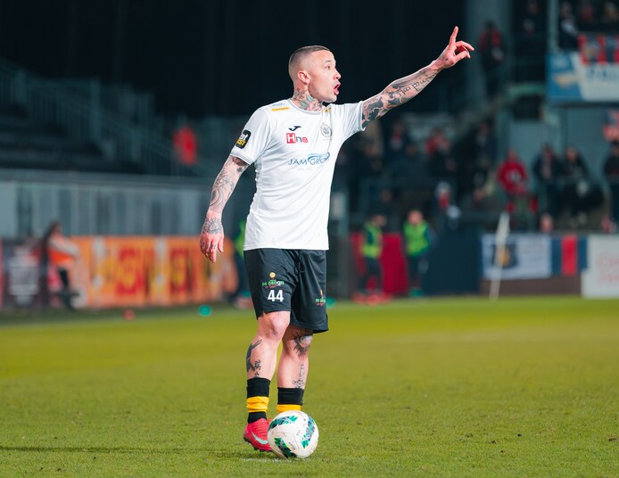 Radja Nainggolan hint naar contractverlenging bij Lokeren-Temse na ...