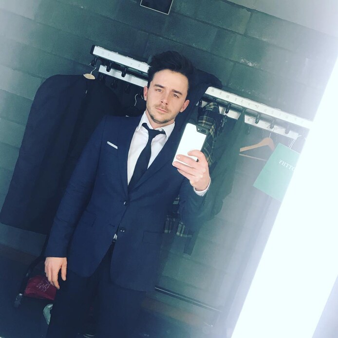 Voormalig 'Idool'-winnaar Dean krijgt rijverbod na dronken botsing ...