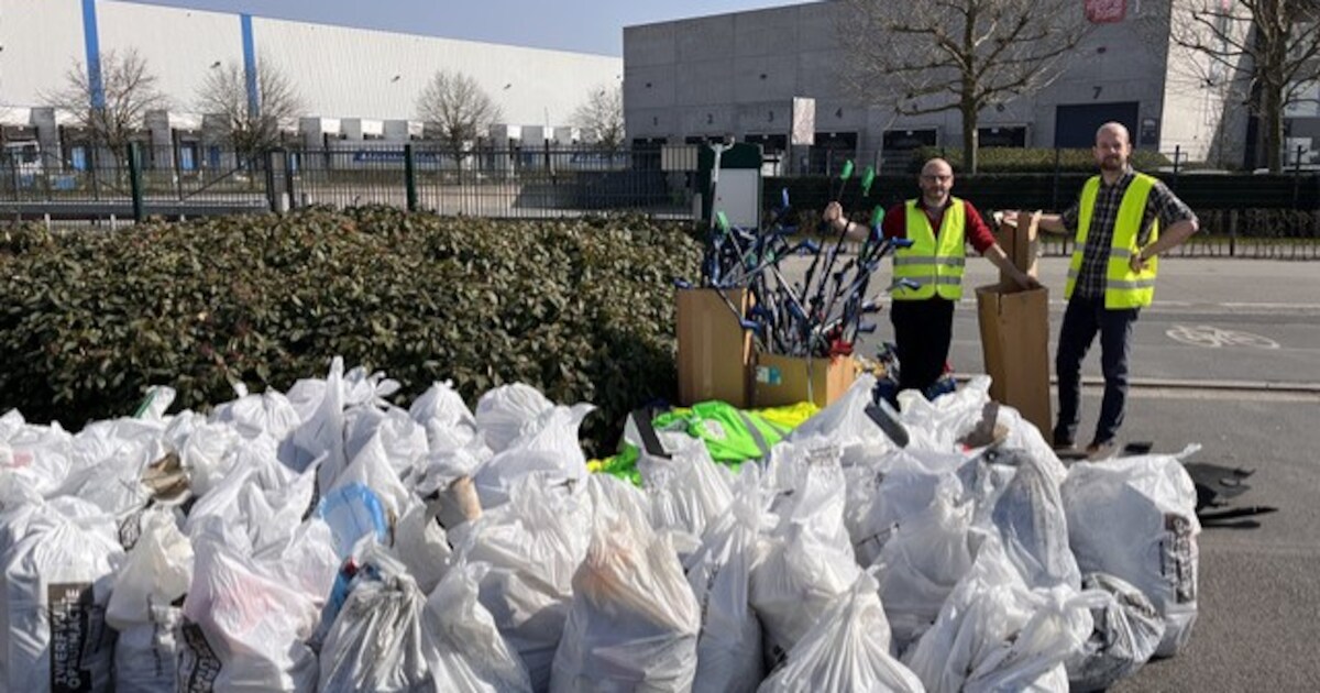 Medewerkers De Prijkels gaan opnieuw zwerfvuil rapen | Deinze | HLN.be
