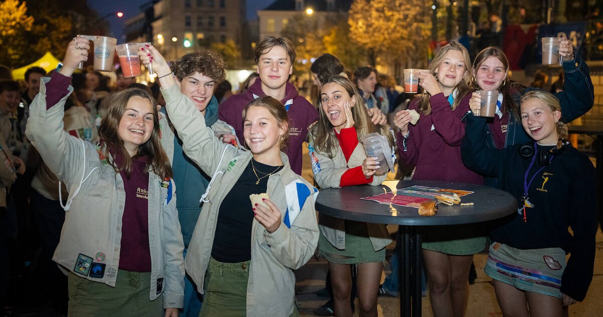700 jongeren vieren Dag van de Jeugdbeweging in Gent met ontbijt op de ...
