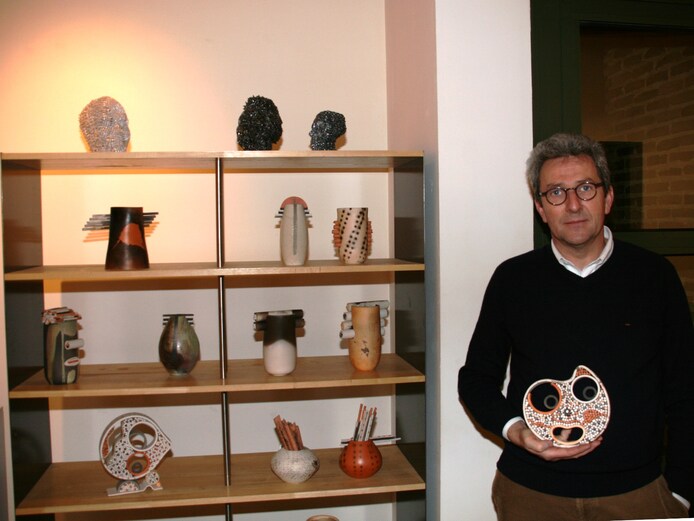 Tentoonstelling met schilderijen van Paul De Rijck en keramiek van Paul ...