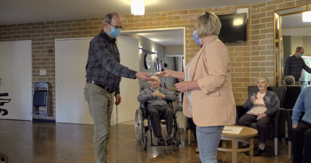 Woonzorgcentrum Nethehof zamelt meer dan 500 euro in voor Rode Kruis ...