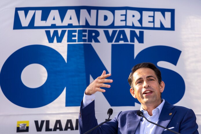 Vlaams Belang houdt nationale slotmeeting in Lokeren met ...