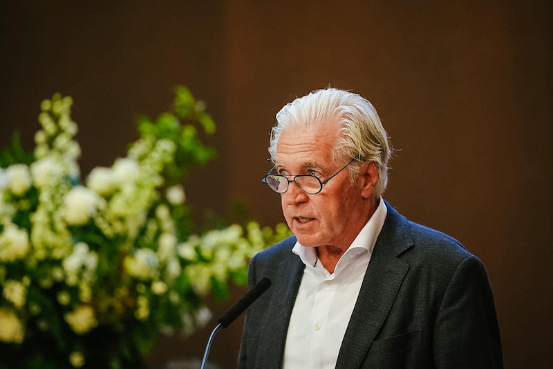 “Papa, ik had je nog zoveel meer gegund”: met pakkend eerbetoon nemen ...