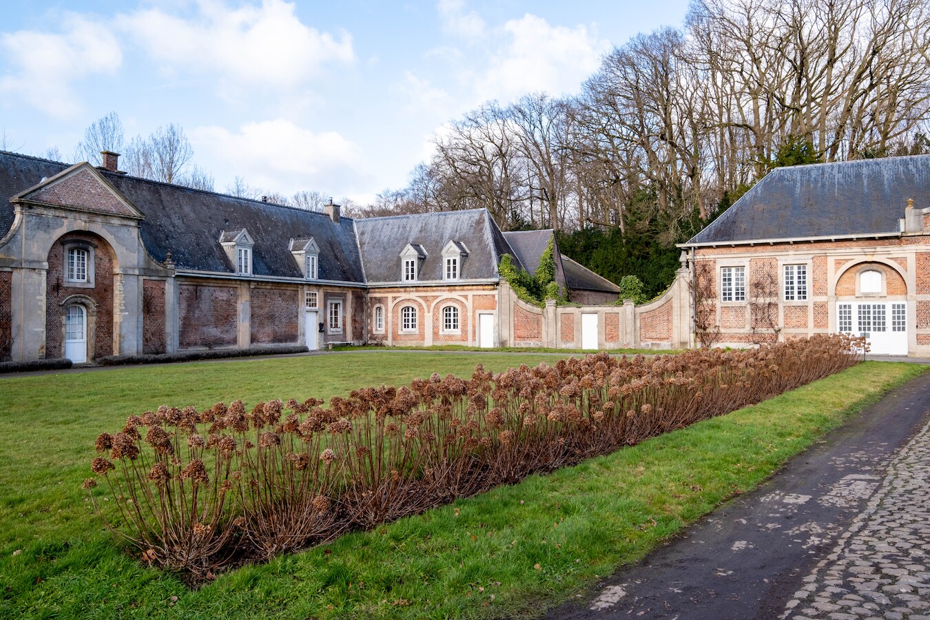 REPORTAGE. In kasteeldomein Hof te Melis houdt Patrick (59) de boel ...