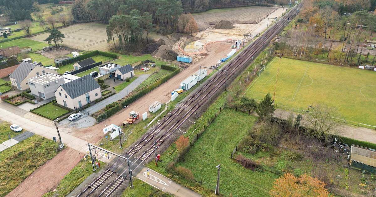 Nieuw gedeelte fietssnelweg tussen Opperstraat en Oudenstokstraat in opbouw | Aarschot | HLN.be