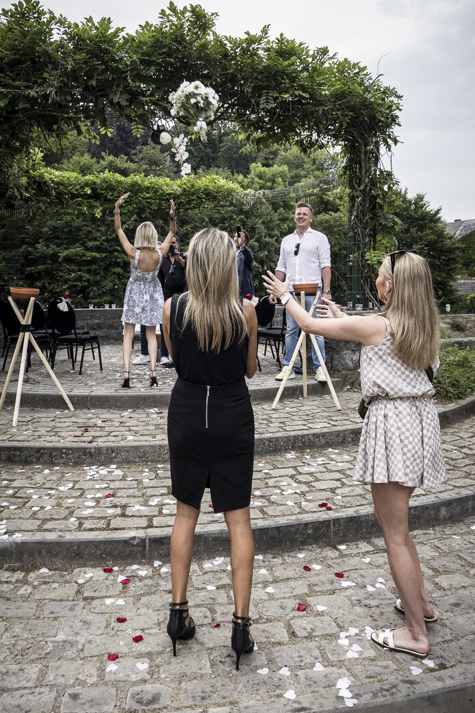 IN BEELD. Tanja Dexters in intieme kring getrouwd met haar partner Michael: “Mijn bruidsboeket ...