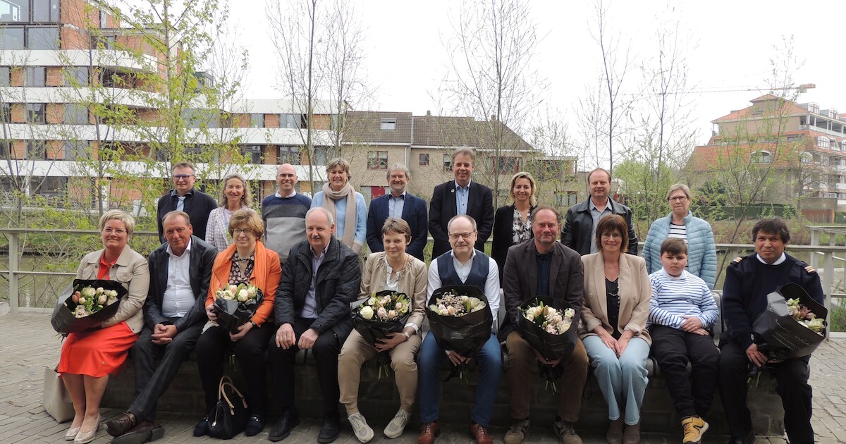 Deinze huldigt zes laureaten van de arbeid | Deinze | HLN.be
