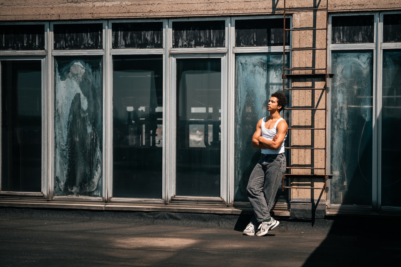 Antwerpse balletdanser Zino (28) reist al 7 jaar de wereld rond en komt ...