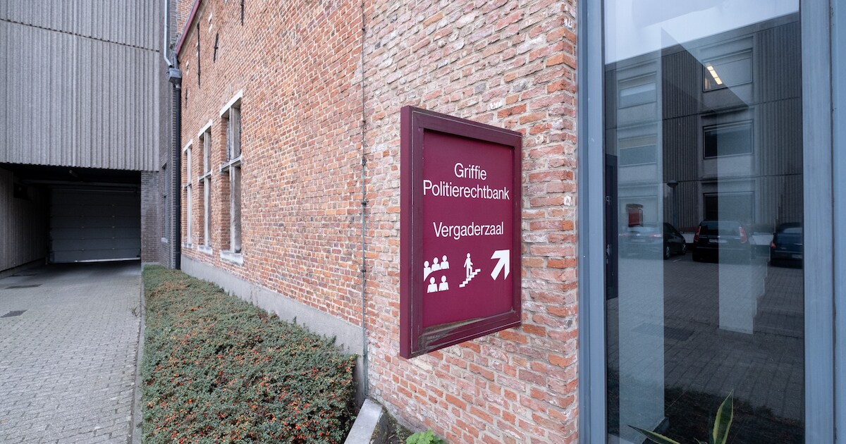 Man staat terecht voor het niet inleveren van rijbewijs: “Maar dat was ...