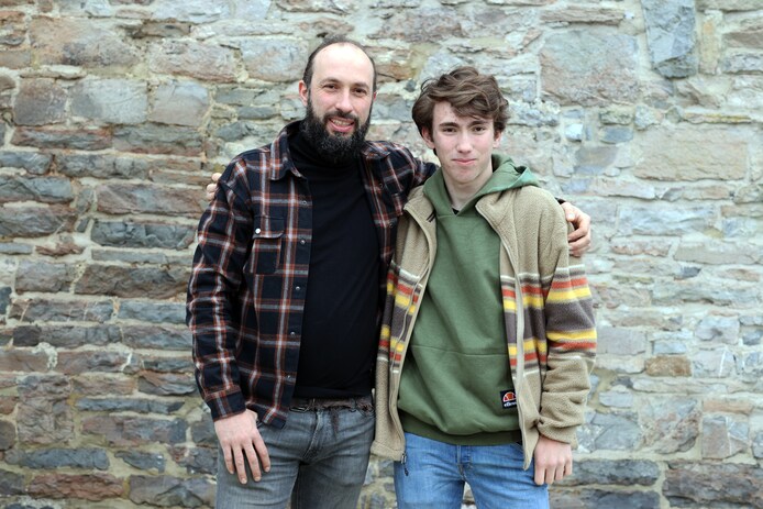 Na anderhalf jaar blessureleed is Devon Planckaert weer ‘coureur’: “Hij ...