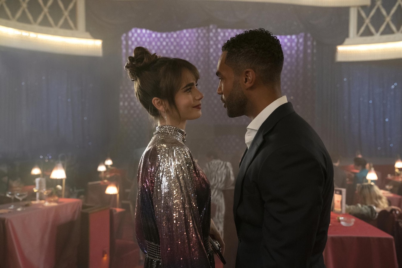 Netflix lost eerste beelden van derde seizoen van ‘Emily in Paris’ (én ...