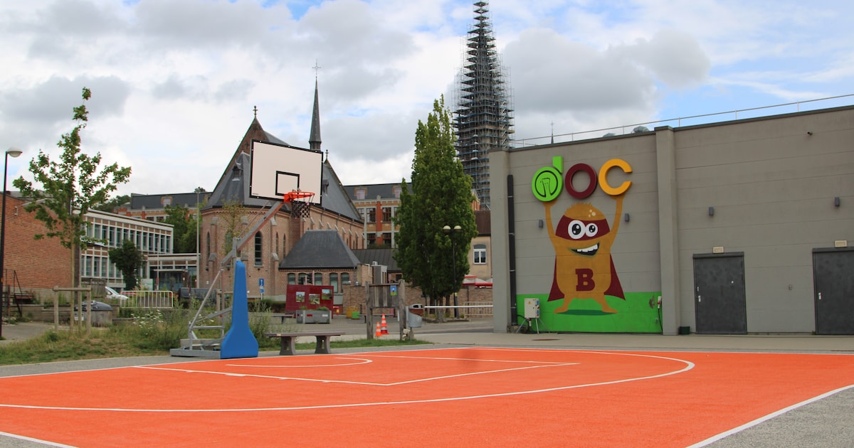Basketbalveld aan evenementenhal DOC kreeg nieuwe belijning | Beersel ...