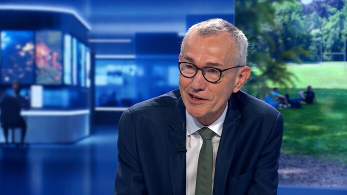 KIJK. Geïrriteerde Vandenbroucke reageert fijntjes op “dwaze uitspraken“ kabinetschef Jambon ...