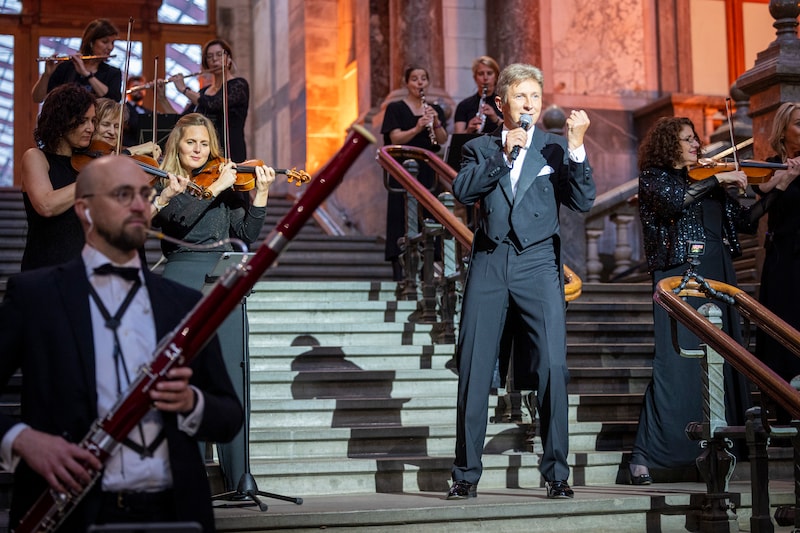 Helmut Lotti trapt jubileumtour af met concert in Centraal Station ...