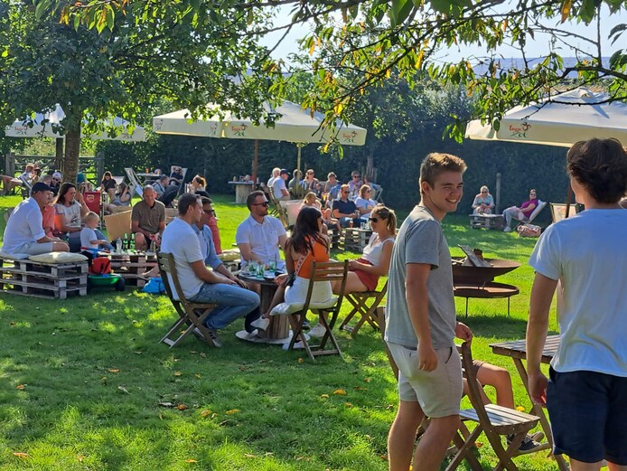 Zomerbar Zwaaikom sluit zomer af met muzikaal feestje | Aalter | hln.be