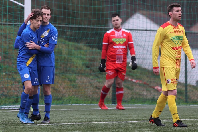 Trainer Denis Dessaer tekent voor drie jaar bij en ziet Sporting Kampenhout vlot de maat nemen ...